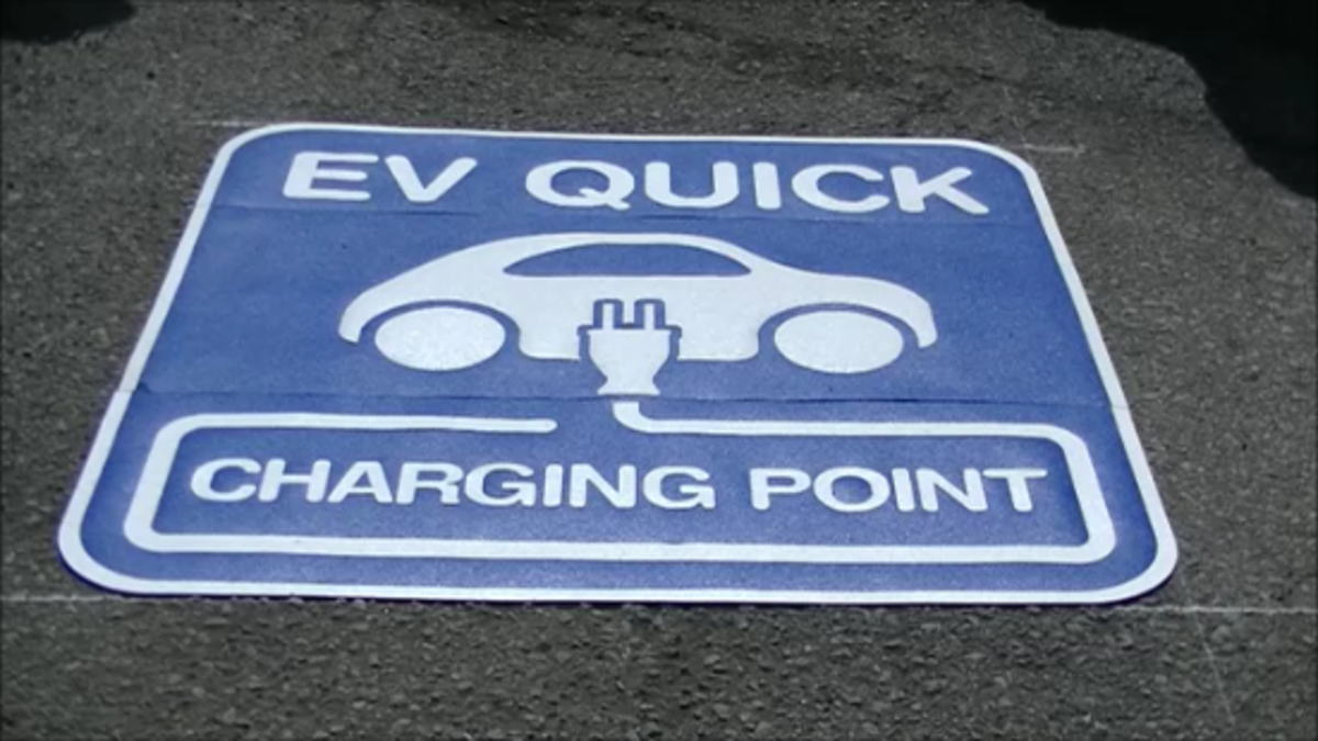 EV QUICKマーク工事 | 駐車場のライン工事の価格・費用