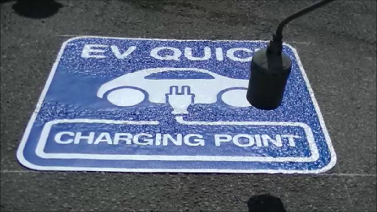 EV QUICKマーク工事 | 駐車場のライン工事の価格・費用